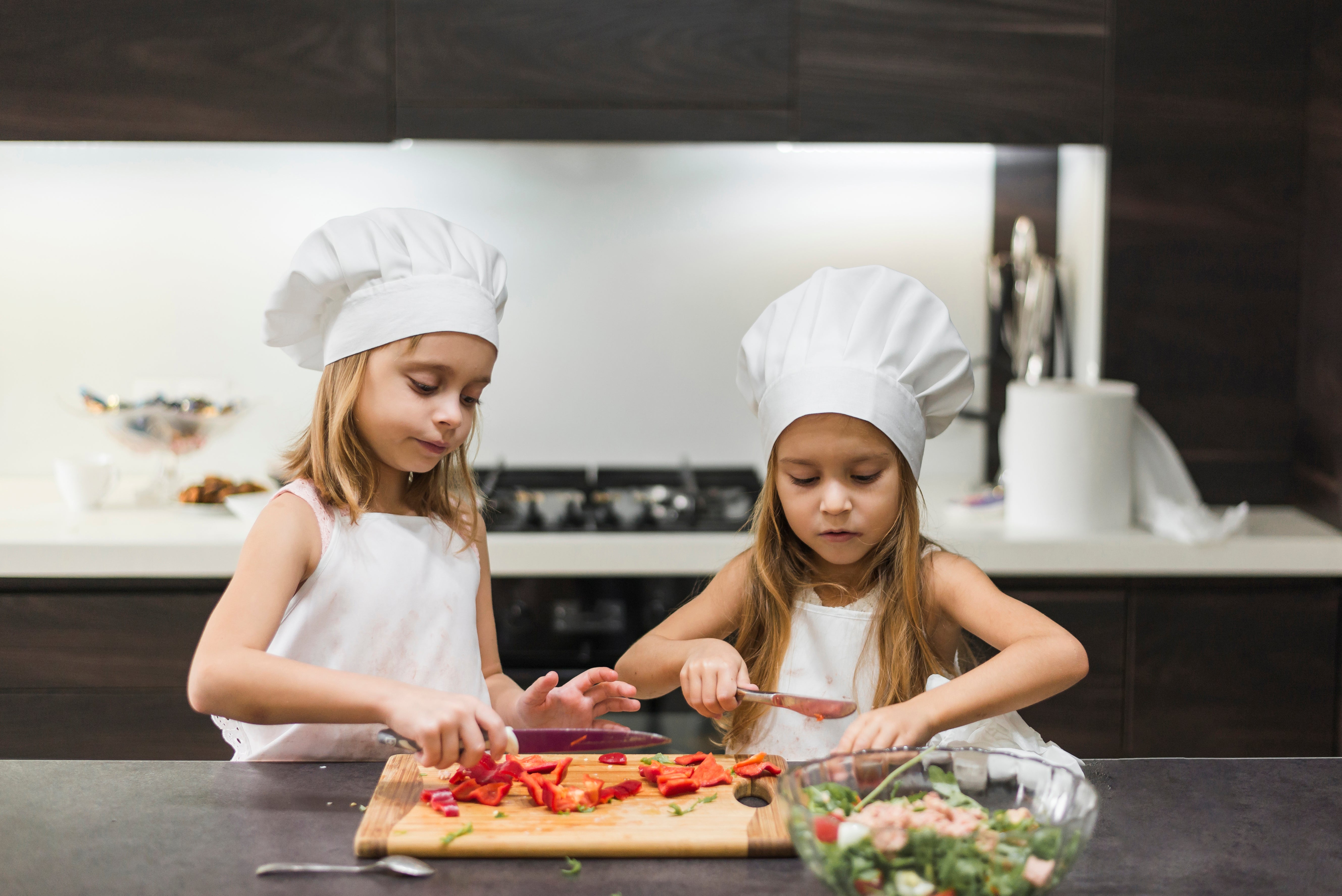 How to Teach Kids to Cook: Fun and Safe Kitchen Activities – Starpack
